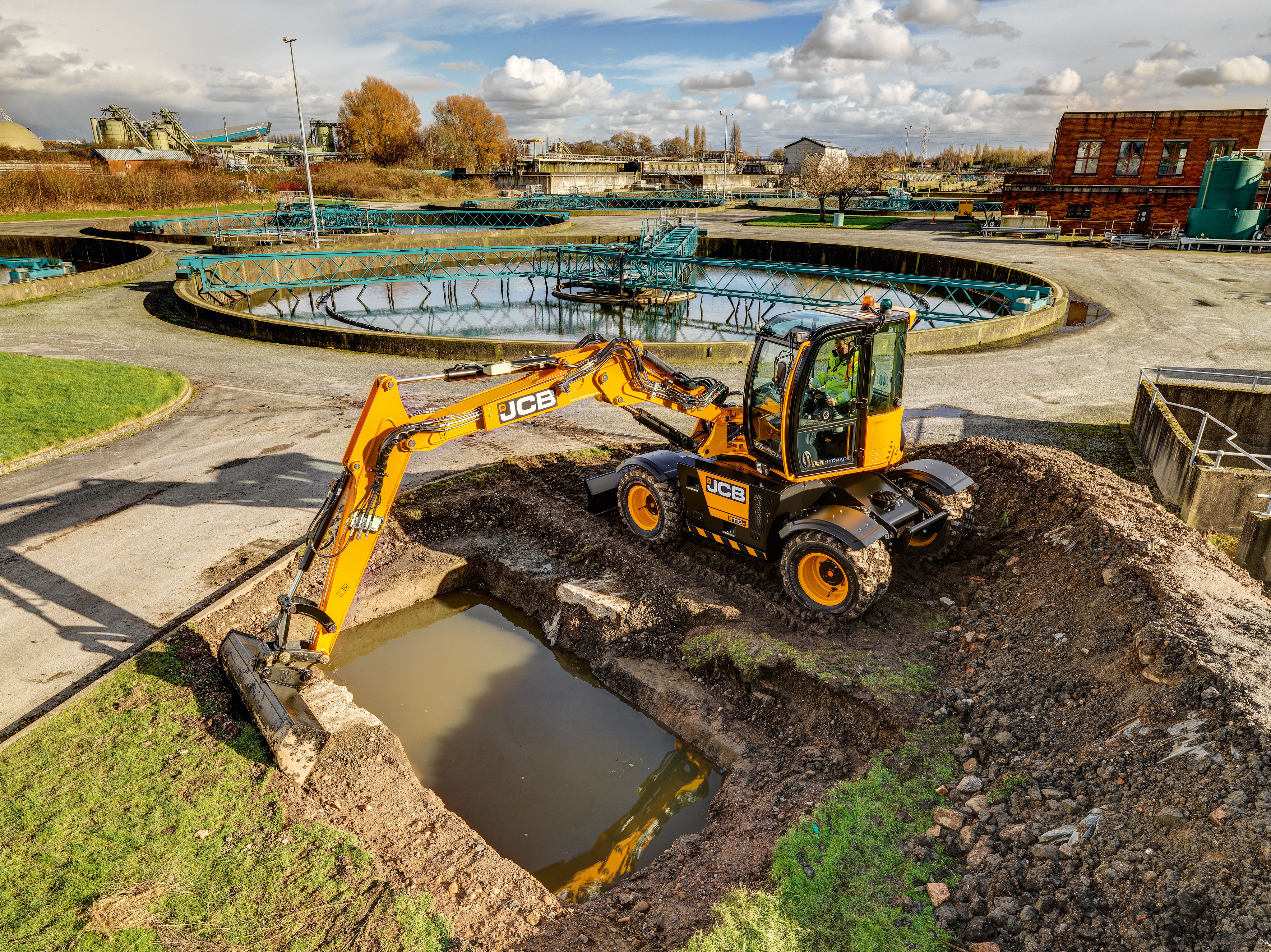 Specyfikacja koparki JCB Hydradig 110W (2017 - 2021) | LECTURA Specs