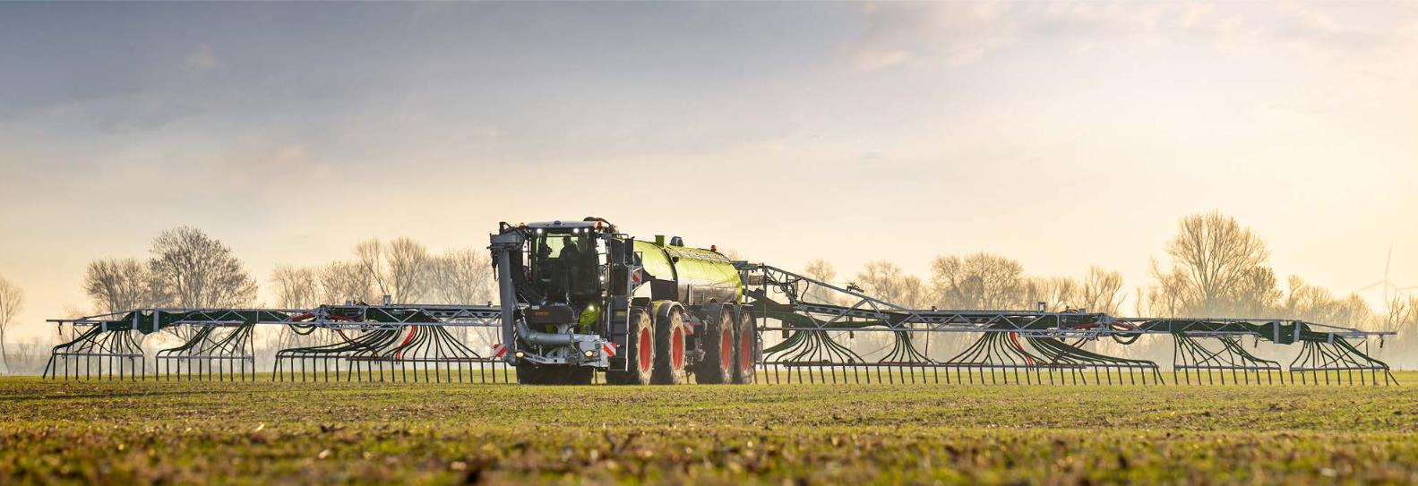 Traktory Claas Xerion 4200 Saddle Trac 4x4 (2020 - 2025) | Dane ...