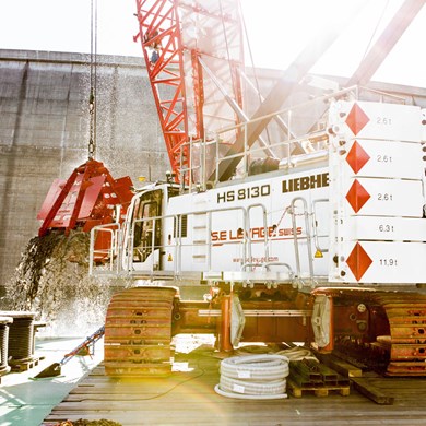 Żuraw Liebherr HS 8130 (2015 - 2019) | LECTURA Specs