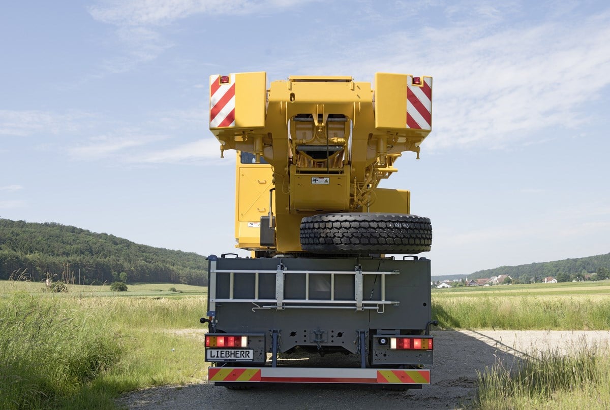 Żuraw Liebherr LTM 1050-3.1 (2008 - 2020) | LECTURA Specs